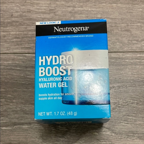 Neutrogena | Makeup | Neutrogena Hydro Boost Gel With Blue And White ...